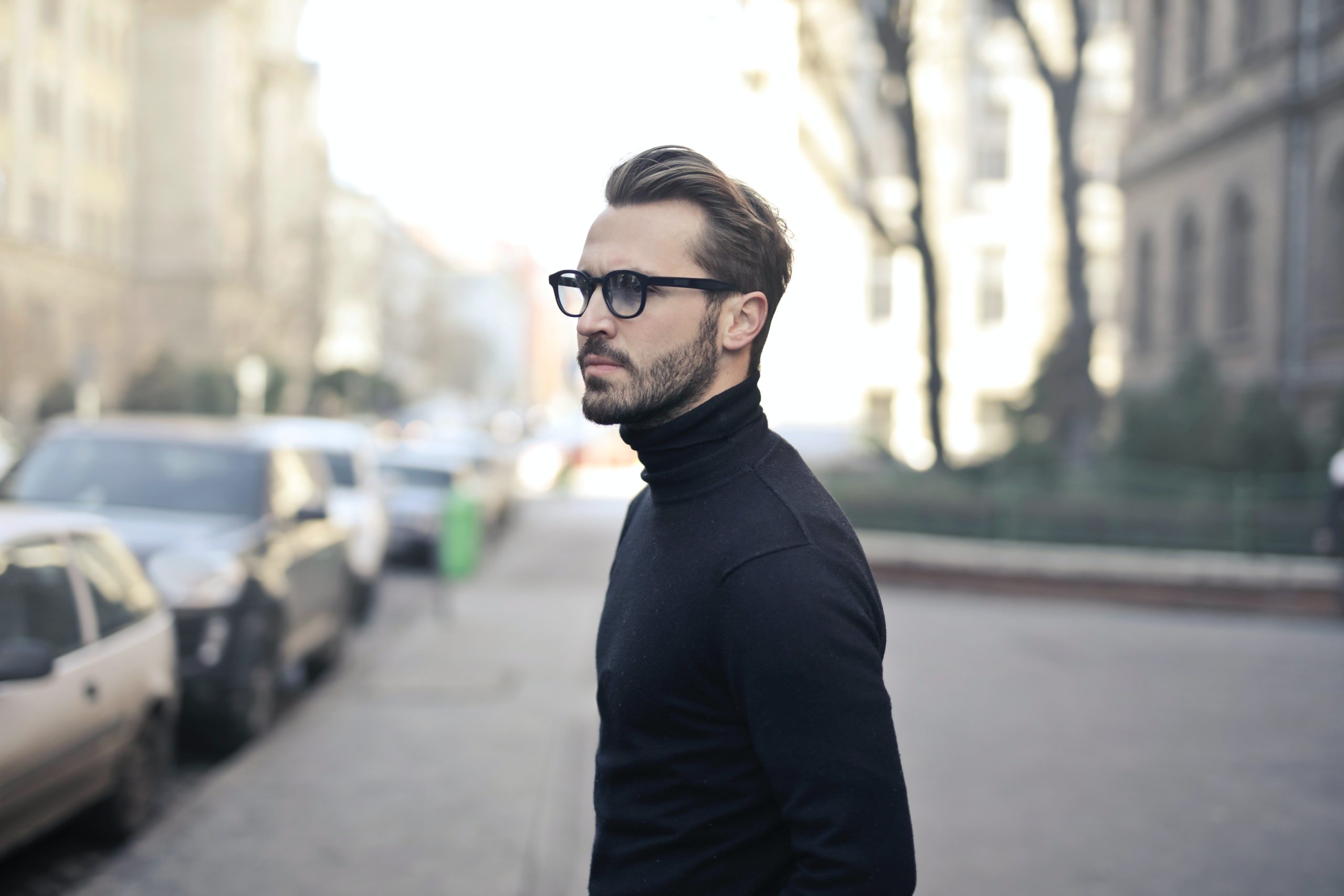 Quand Un Homme Est Amoureux Il Fuit La Femme Qui Lui Plaît, Pourquoi?