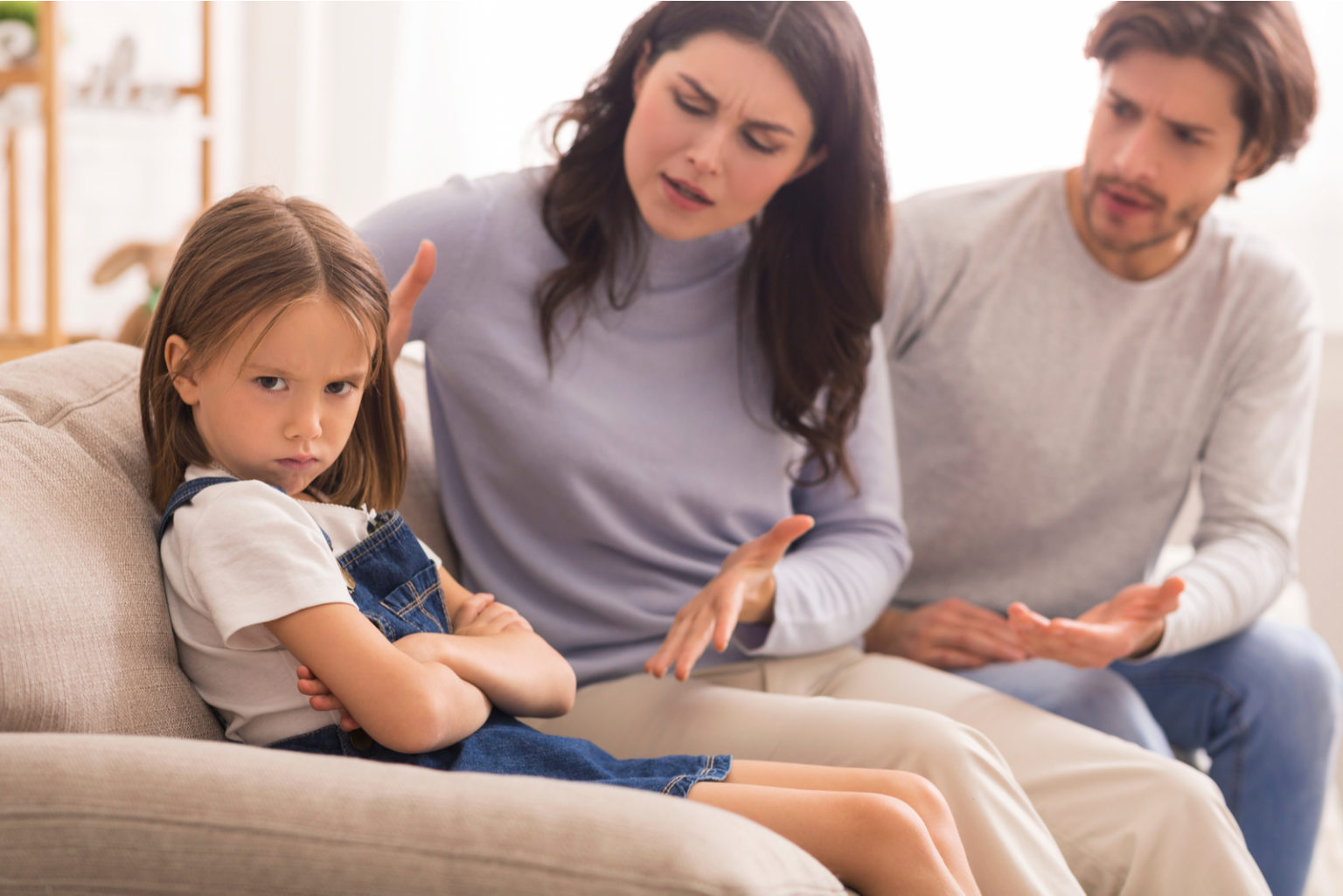 Les Parents Autoritaires Génèrent-Ils Des Conséquences Négatives