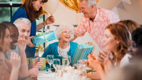 55 Textes D’anniversaire Pour Personne Âgée